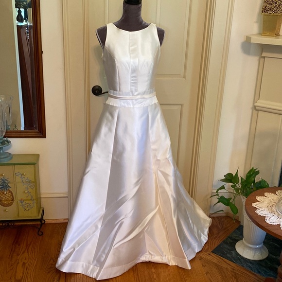 Lila Broude | Dresses | Lila Broude Wedding Gown Vintage Candlelight ...